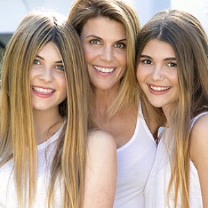 13 Celebrity Moms and Their Mini-Mes - ZergNet