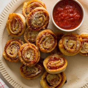 Bite-Sized Party Snacks You Can Make On A Cookie Sheet - ZergNet