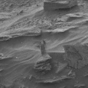 Strange 'Figure' Spotted By Mars Curiosity Rover - ZergNet