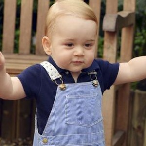 The Royals Post Photo of Prince George Walking - ZergNet