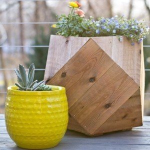 12 Ways to Make Your Own Garden Planters - ZergNet