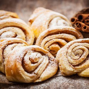 How to Make Perfect Panera Cinnamon Rolls at Home - ZergNet
