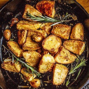Crispy Rosemary Roast Potatoes - ZergNet