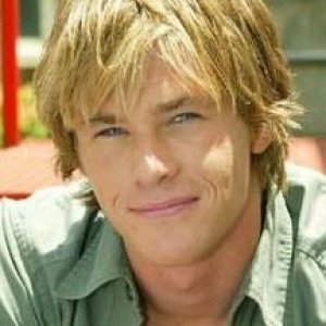 Chris Hemsworth Before He Was Super Famous - ZergNet