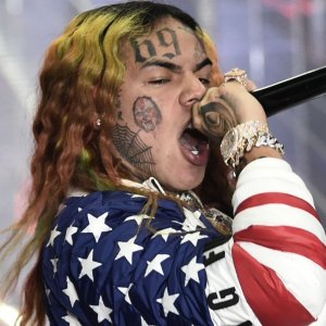 Tekashi 6ix9ine Fears for Family's Safety - ZergNet