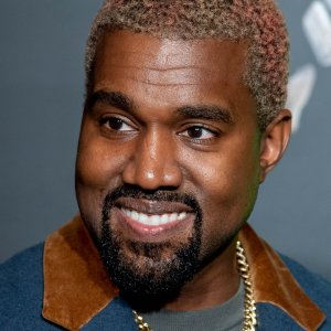 Kanye West Apologizes For Texting During 'Cher' Musical - ZergNet