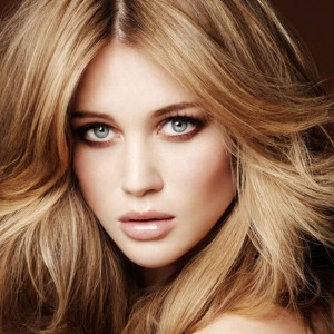 6 Easy Tricks to Make Your Hair Look Longer - ZergNet