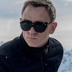 First Official 'Spectre' Image Reveals Daniel Craig as Bond - ZergNet