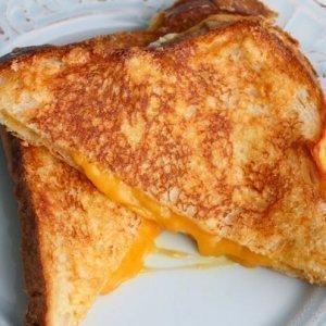 A Simple Hack That Makes the Perfect Grilled Cheese - ZergNet