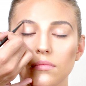3 Basic Beauty Tricks Every Woman Should Master - ZergNet