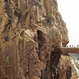 The 'World's Most Dangerous Walkway' to Reopen Next Week - ZergNet