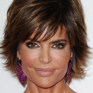 Lisa Rinna Gives Herself a Whole New Look - ZergNet