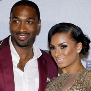 Laura Govan's Ex-Fiance Says Her $1M Engagement Ring is Fake - ZergNet