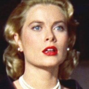 The Tragic, Real-Life Story of Grace Kelly - ZergNet