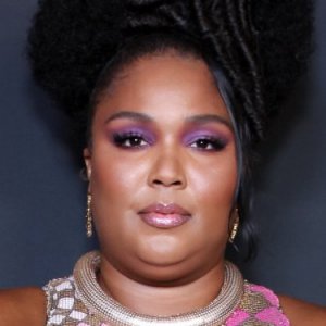 Lizzo Makes a Splash in Summer's Latest Swimwear Trend - ZergNet