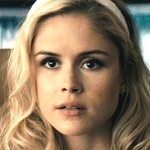 Why These Amazon Prime Original Actors Look So Very Familiar - ZergNet