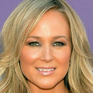 Jewel Revamps Her Career In Tough Acting Role - ZergNet