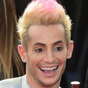 Random Celebs Who Always Seem To Show Up To Red Carpet Events - ZergNet