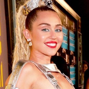 Miley Cyrus's Insane Outfits At The VMAs - ZergNet