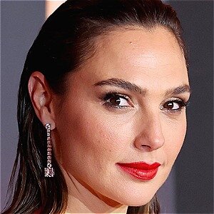 The Stunning Transformation Of Gal Gadot - ZergNet