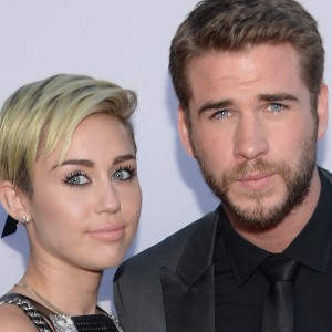 Inside Miley Cyrus & Liam Hemsworth's Rocky Reunion - ZergNet
