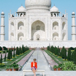 The Real Story Behind Princess Diana's Iconic Taj Mahal Photo - ZergNet